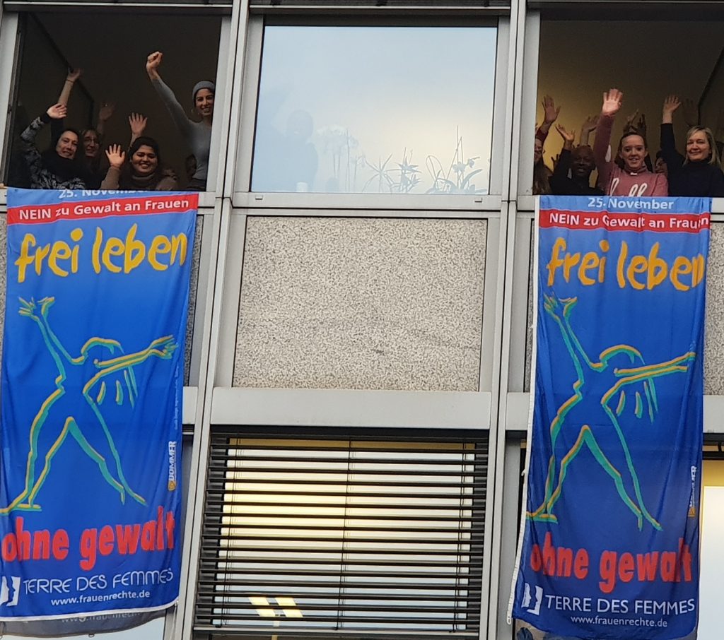 VbFF zeigt Flagge! – VbFF – Verein zur beruflichen Förderung von Frauen ...